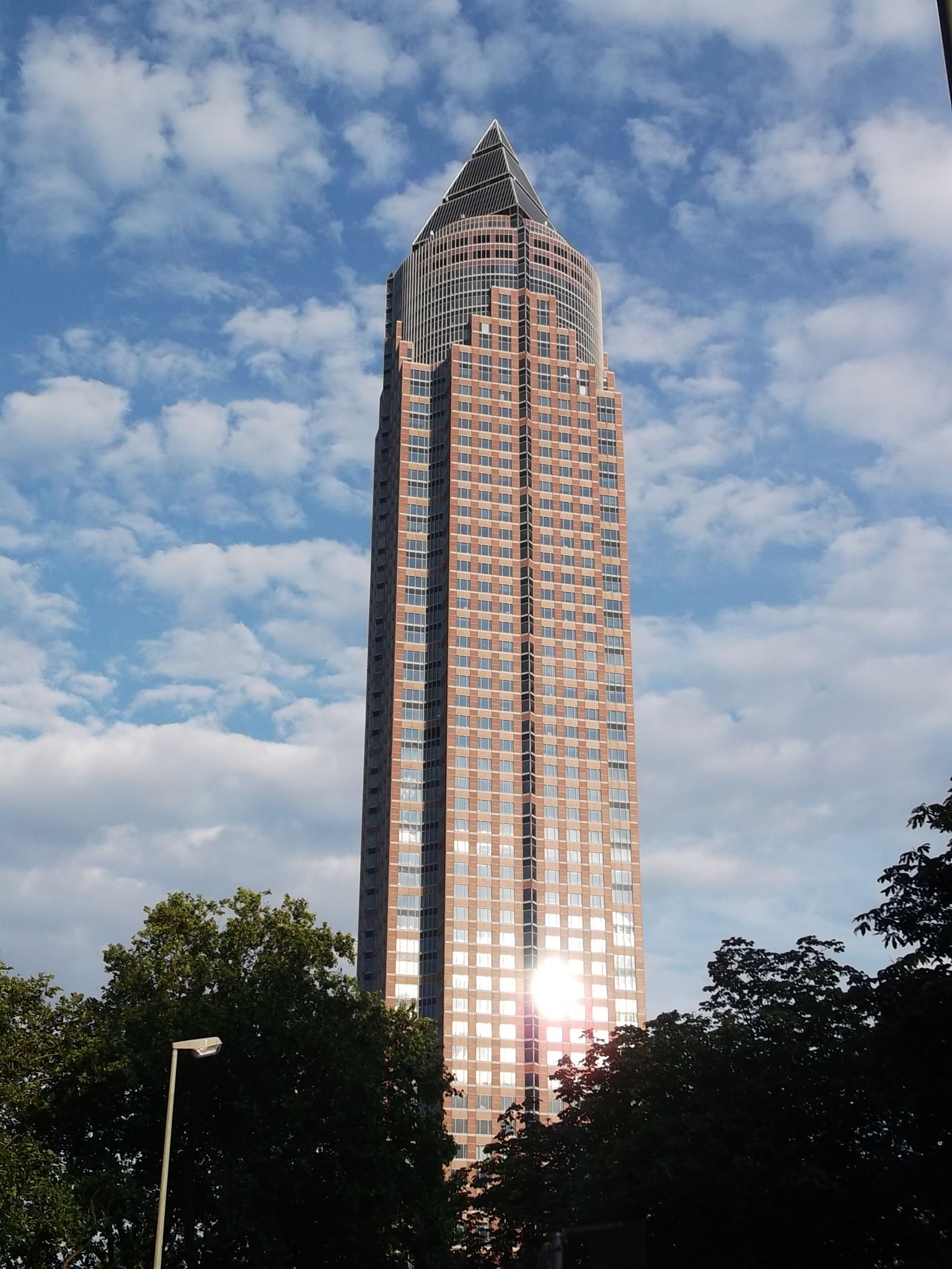 Tour 2 'Messeturm' - Guiding Architects