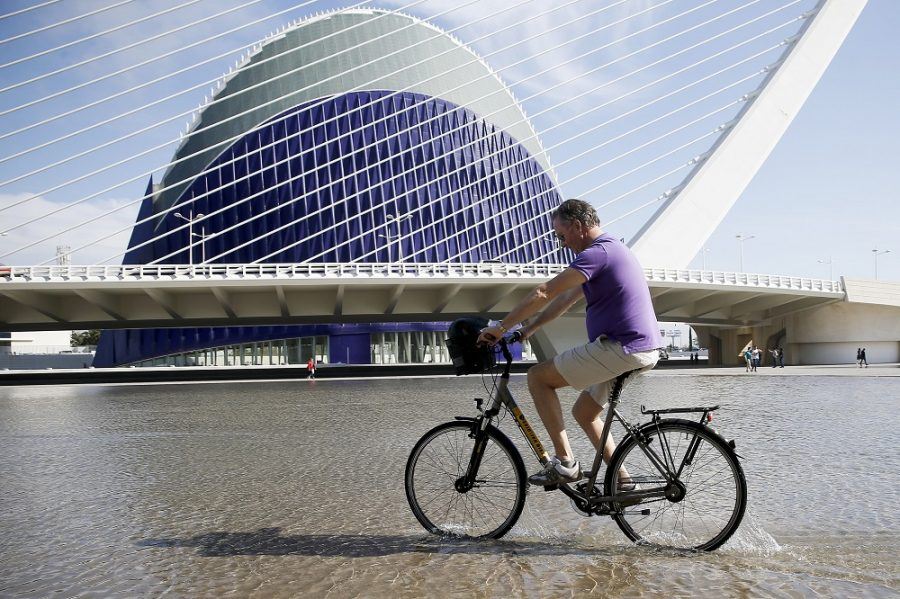 The City of Arts and Sciences Santiago Calatrava - Guiding Architects