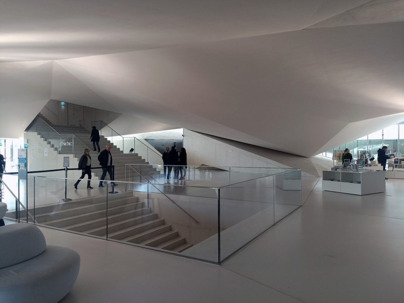 The New Art District Lausanne: Plateforme 10 - Guiding Architects